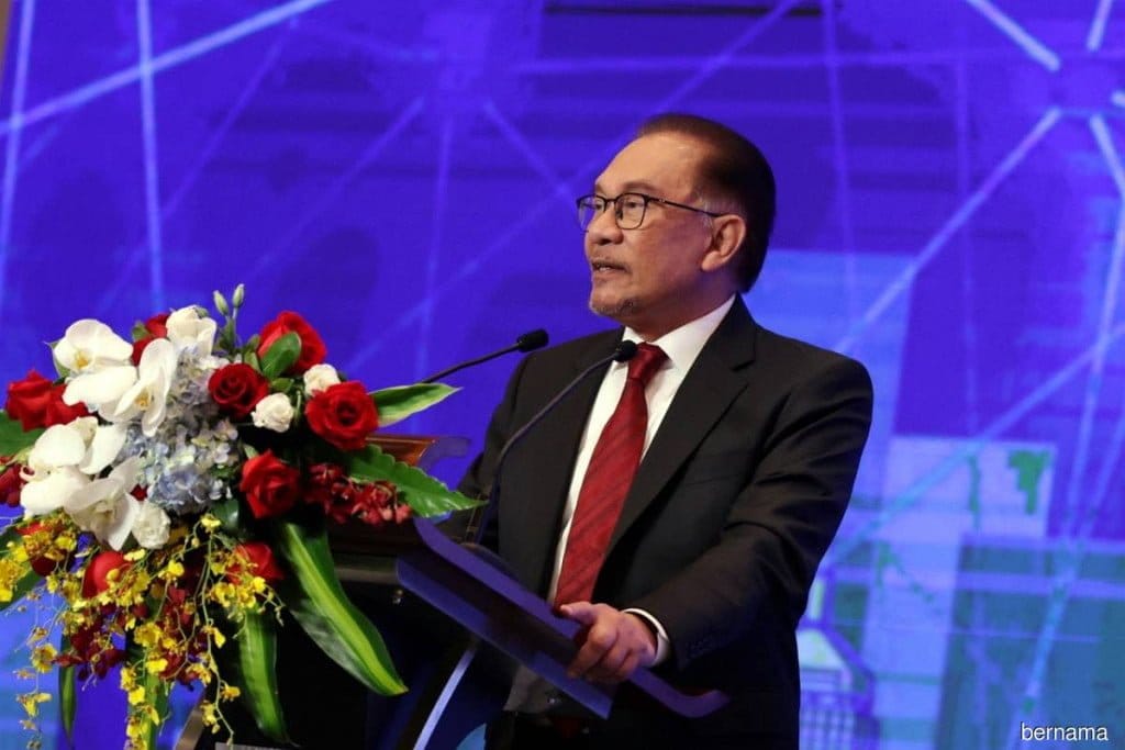 Anwar: Malaysia secures a record RM170 bil worth of investment ...